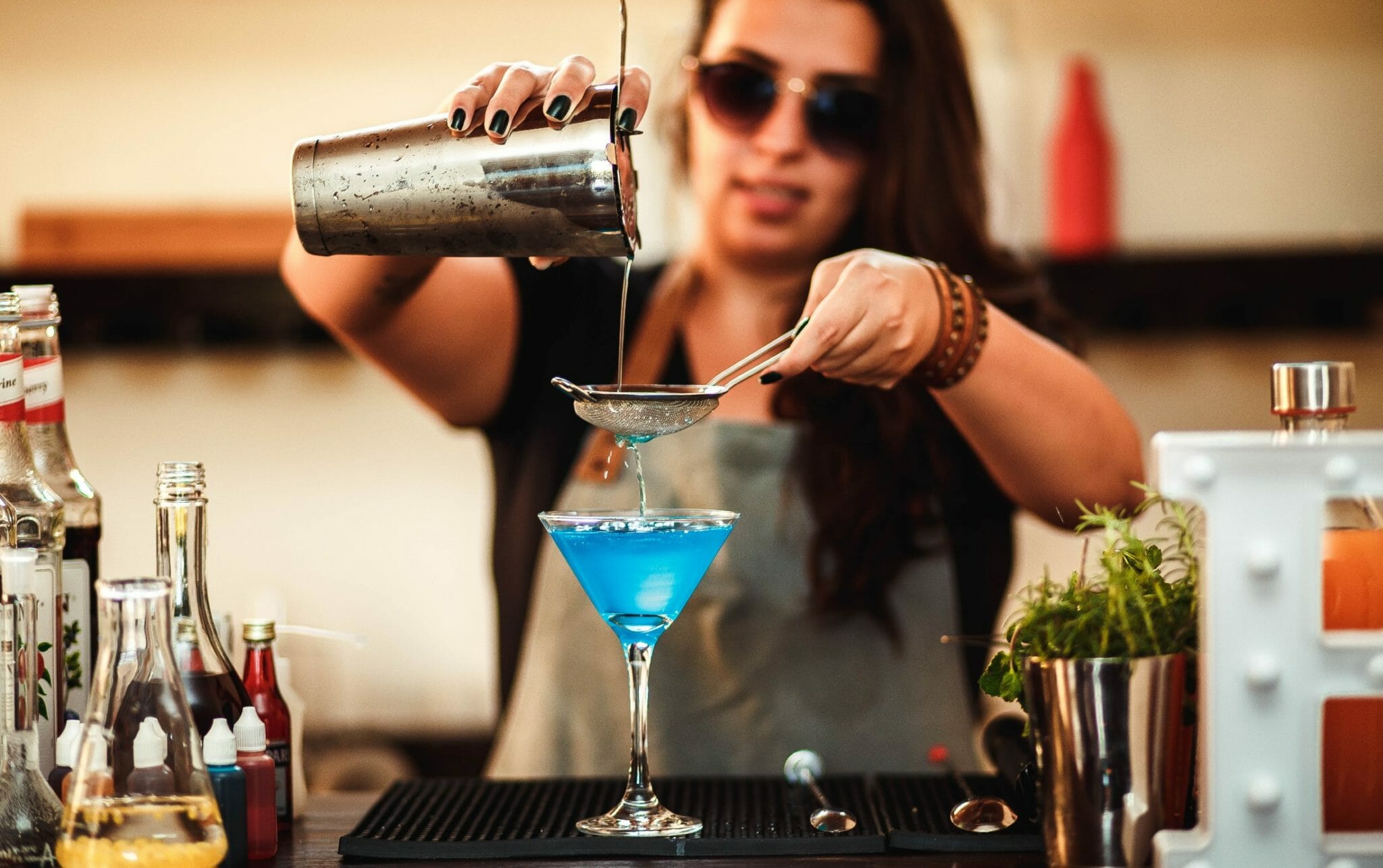 How to Make Cocktails and Mixed Drinks: A Beginner’s Guide to Mixology
