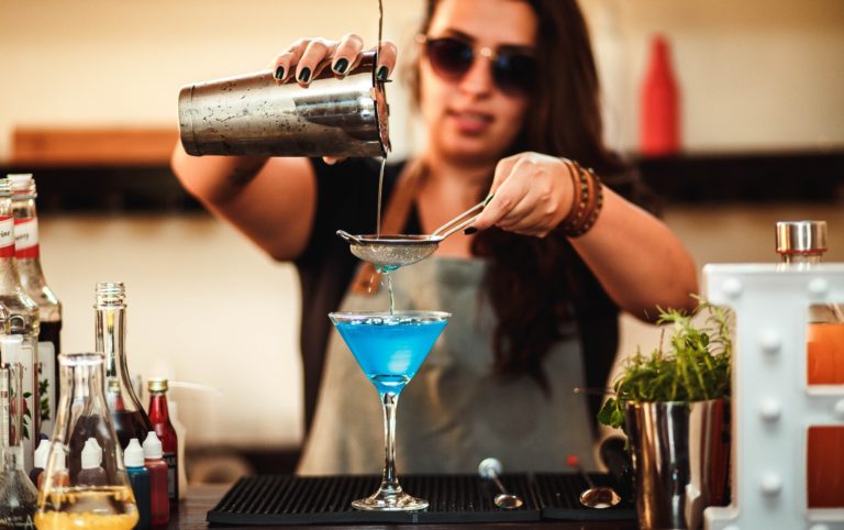 How to Make Cocktails and Mixed Drinks: A Beginner’s Guide to Mixology